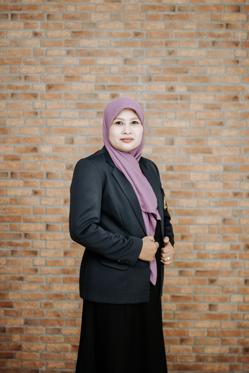 Dosen, Laboran, dan Karyawan - Program Studi Farmasi UMM