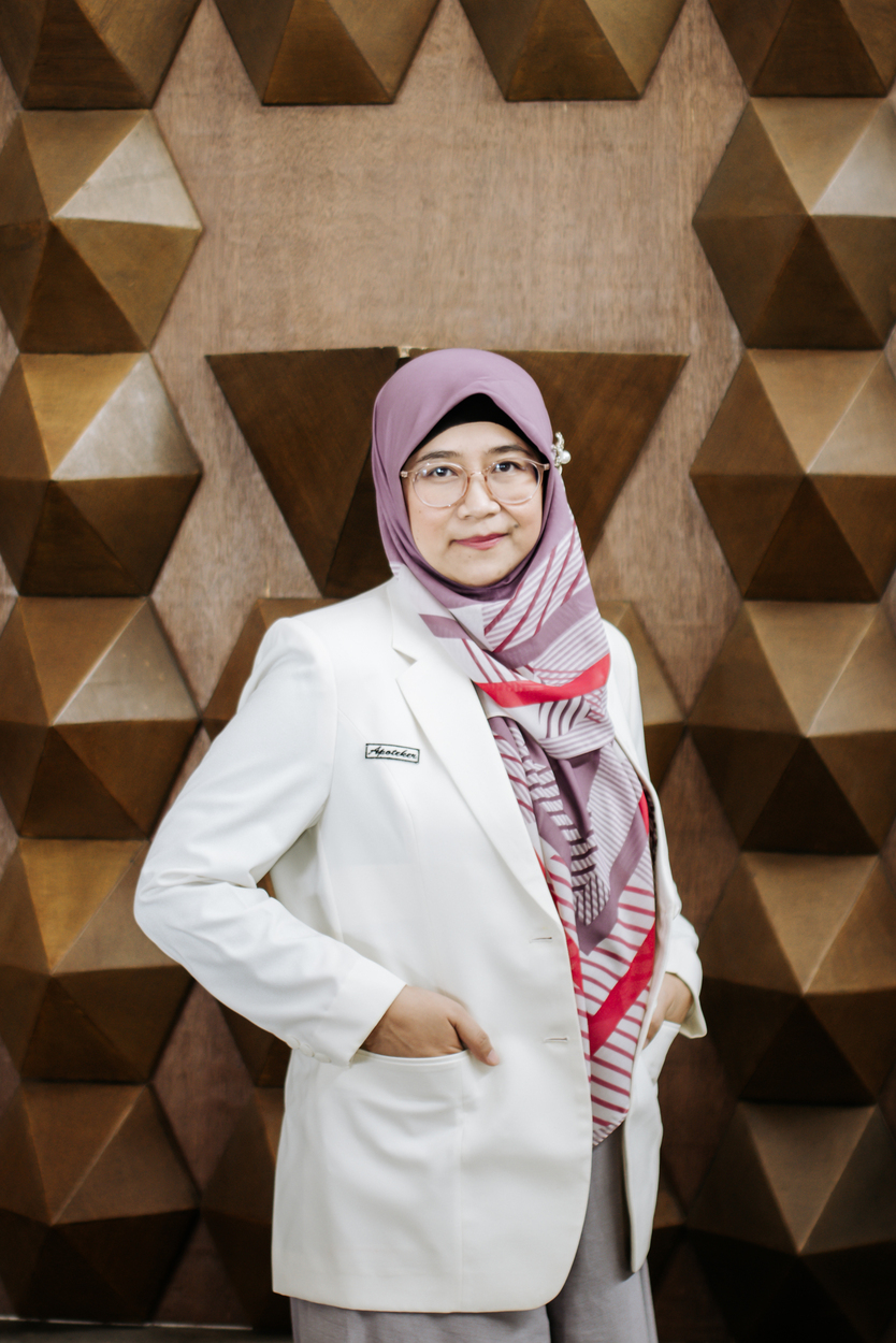 Dosen, Laboran, dan Karyawan - Program Studi Farmasi UMM